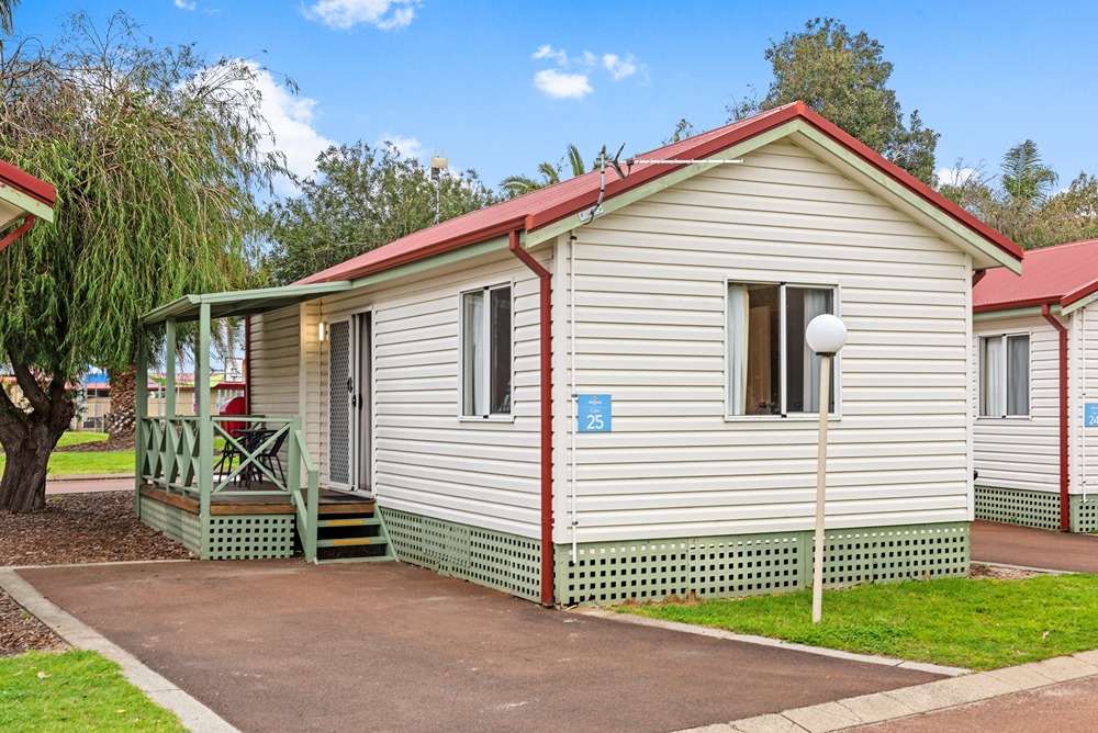 Superior 2 Bedroom Cabin | G'day Parks