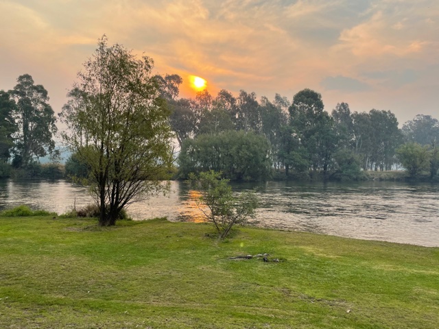 Riverside Powered Site | Breakaway Twin Rivers Caravan Park | G'day Parks