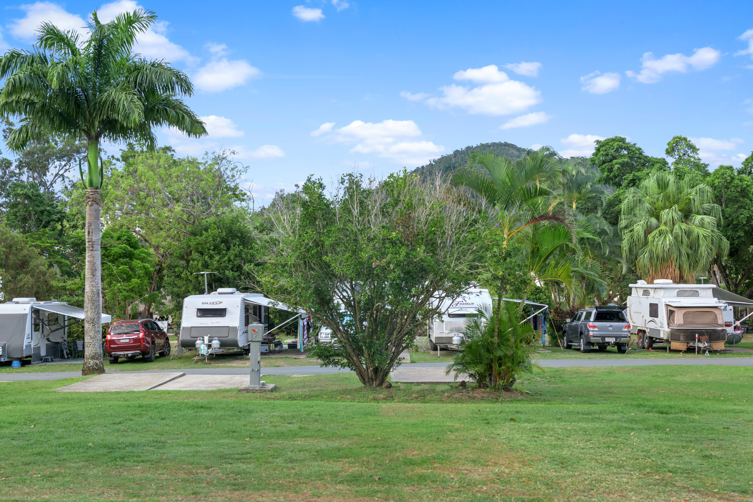 26ft Powered Site - Grass | G'day Parks
